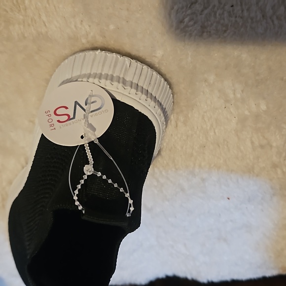 Gloria Vanderbilt | Shoes | Gvs Sport Gloria Vanderbilt Sneakers Woman ...